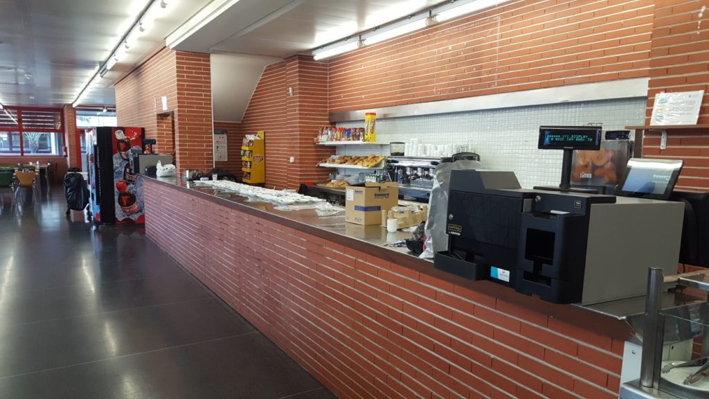 Cajones Cashlogy en la Cafeteria Agora de valencia