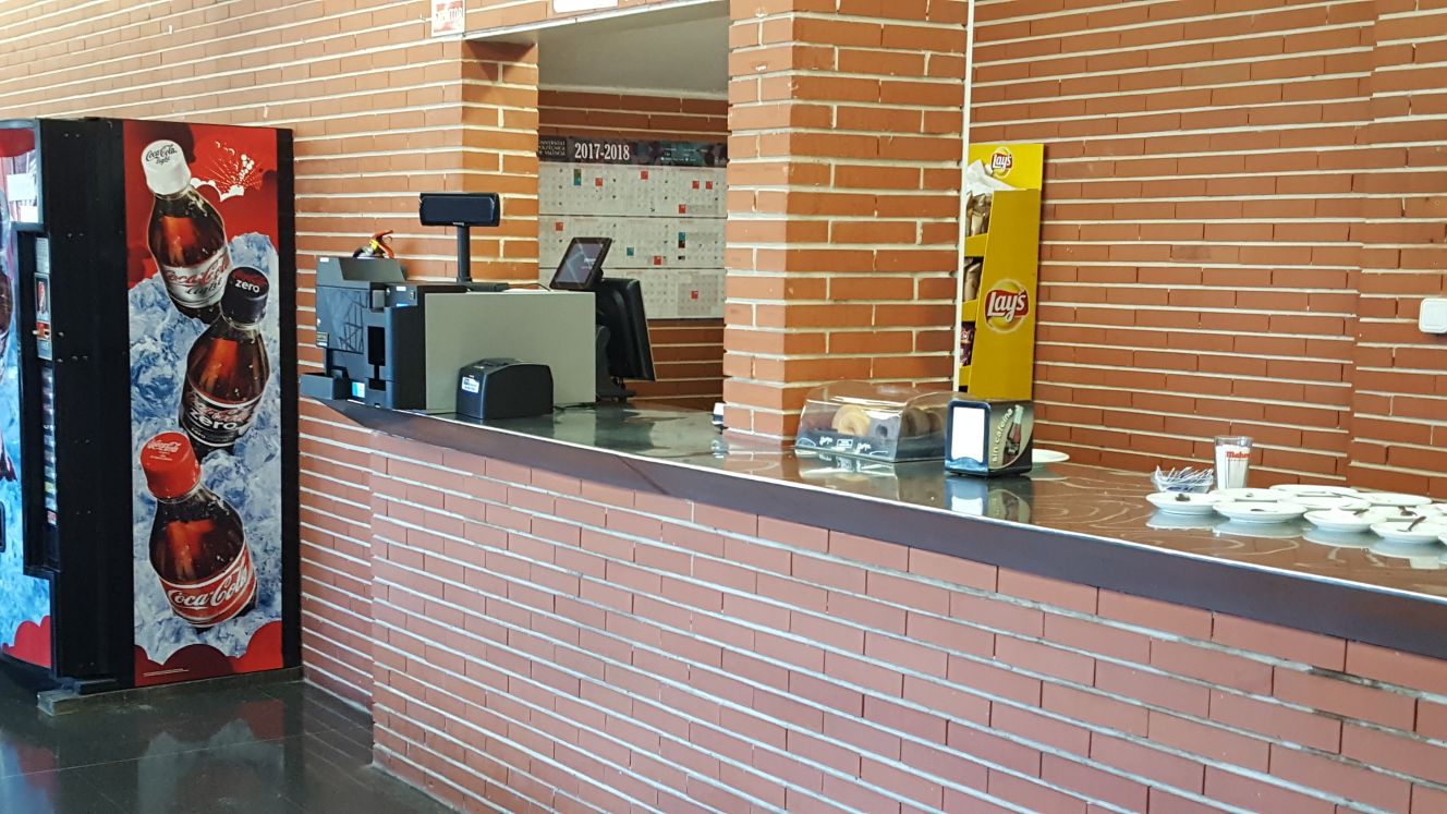 Cajones Cashlogy en la Cafeteria Agora de valencia